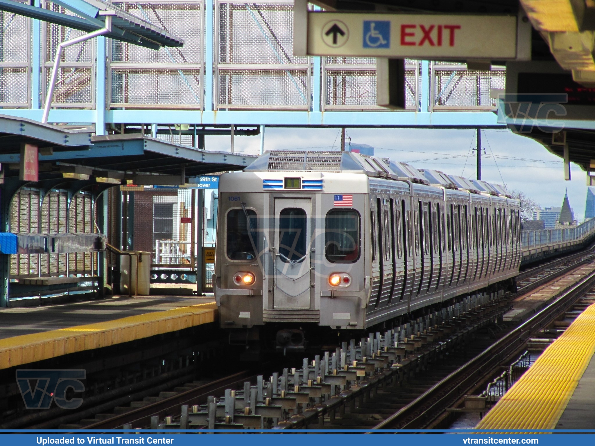 SEPTA Subway - M4 Cars leaving 46th St. Station - VTC Multimedia