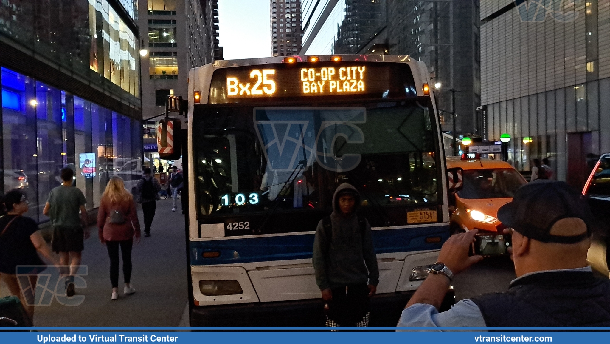 MTA New York City - NYCT - 4252 - VTC Multimedia