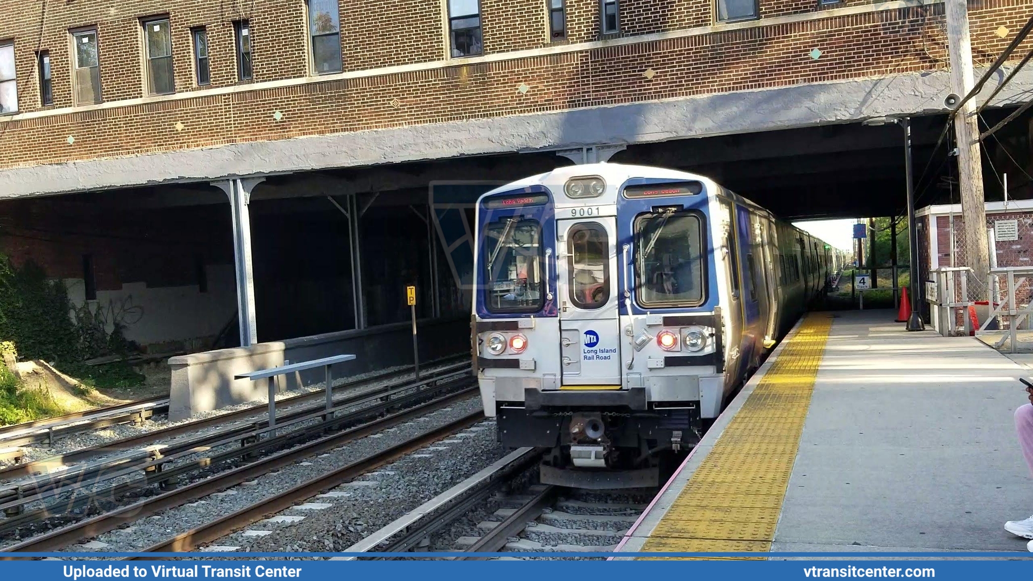 MTA New York City - Long Island Railroad - LIRR M7 enters Long Island City - VTC Multimedia